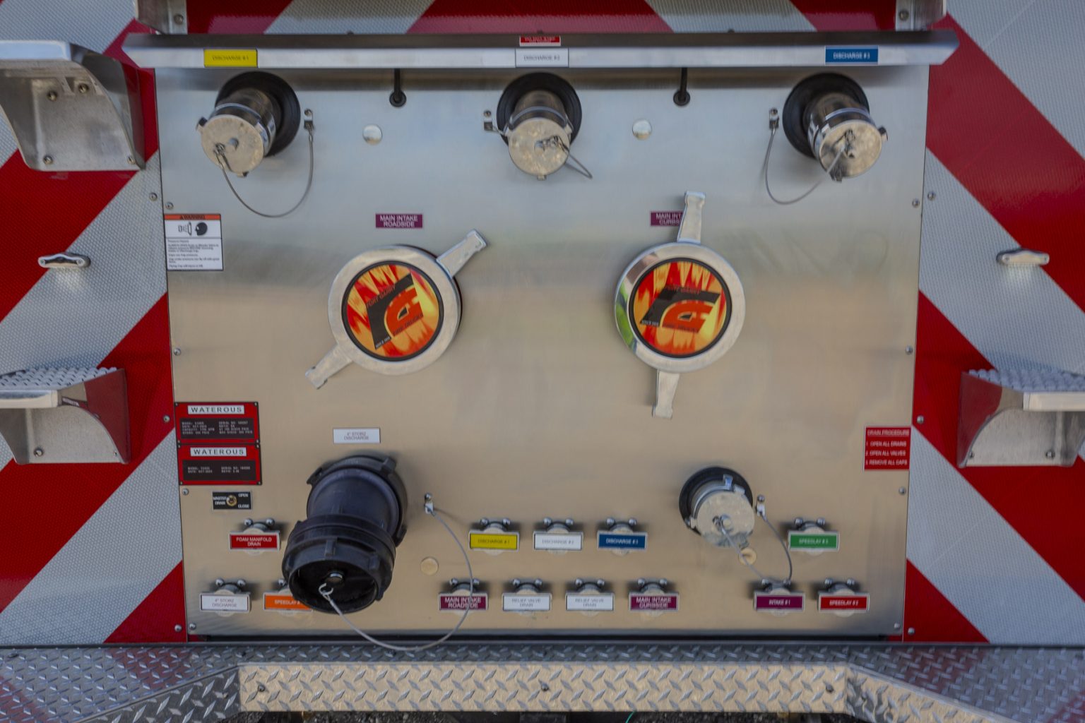 ER Rear Mount-SHAWNIGAN LAKE F.D. - Fort Garry Fire Trucks