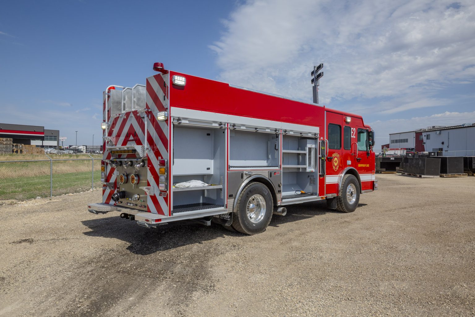 ER Rear Mount-SHAWNIGAN LAKE F.D. - Fort Garry Fire Trucks